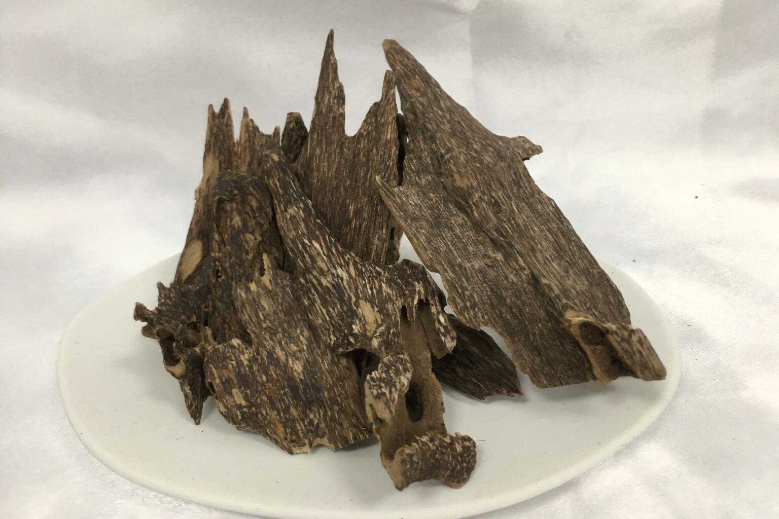 Home | Crescent Oud Agarwood Series Products